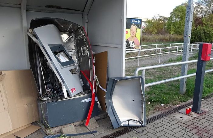 Deadly Explosion of a train ticket vending machine: arrest warrants ...