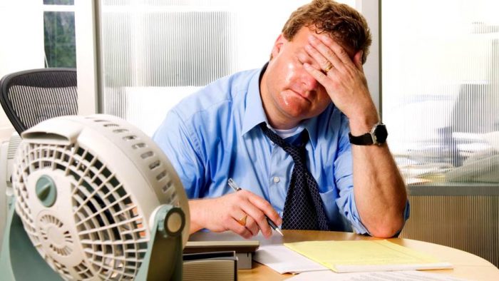 Heat in the office, endure: These ten tips for cooling down in the ...