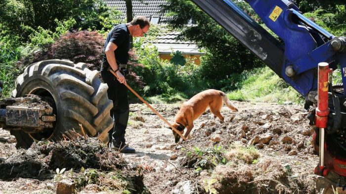 Here lie the bodies of Children buried? Police digging in the garden ...
