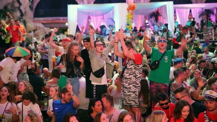 Ballermann before the end? "Bucket drinking is history …" - Law & Crime ...